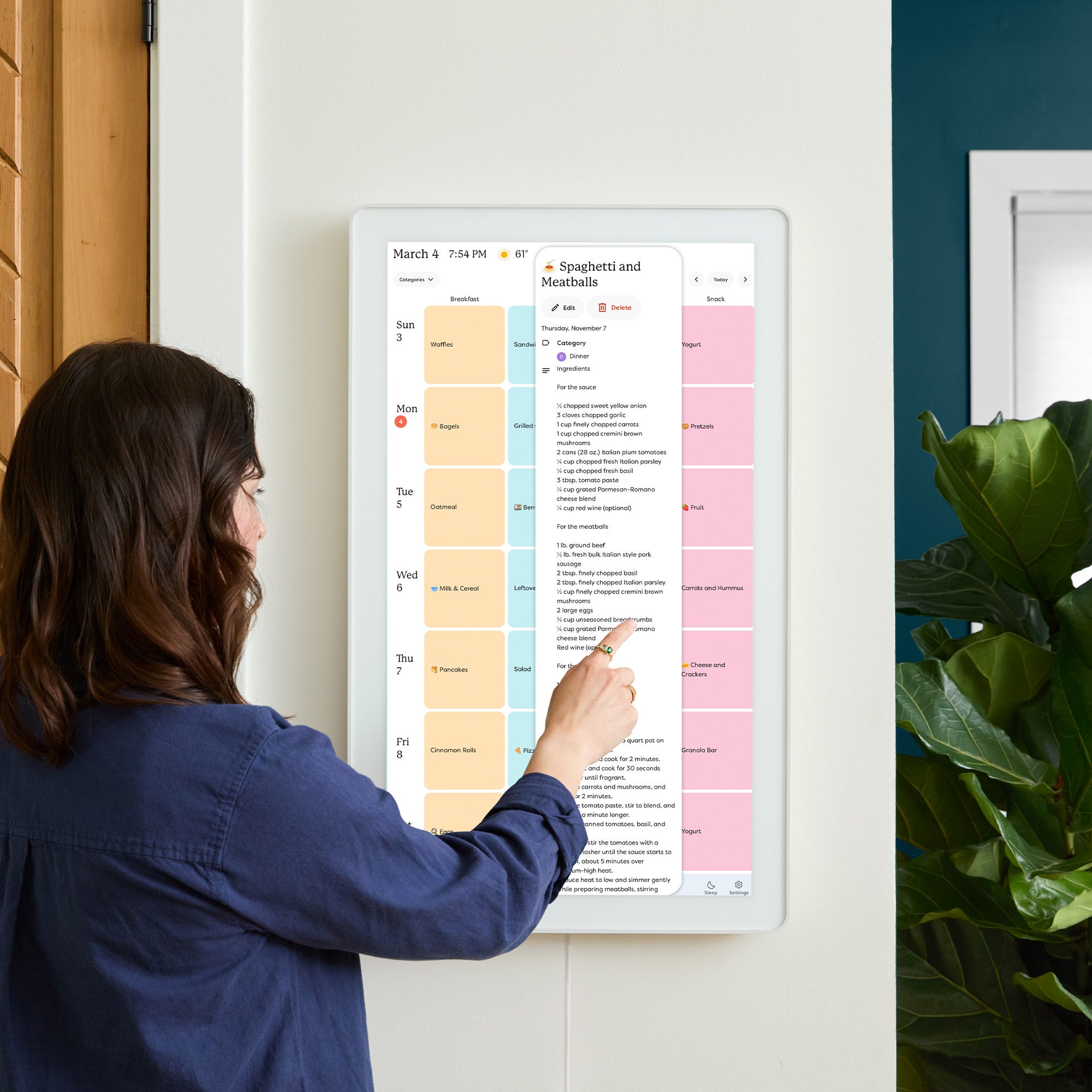 Skylight 27" Calendar Max Classic Black Bundle - $599.99 at Costco